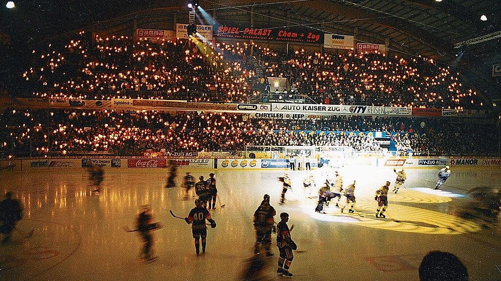 Gänsehautmoment: Beim Einlauf des Teams während der Playoffs brannten ...
