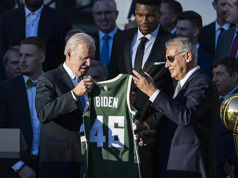 Biden ehrt NBA-Champion Milwaukee Bucks