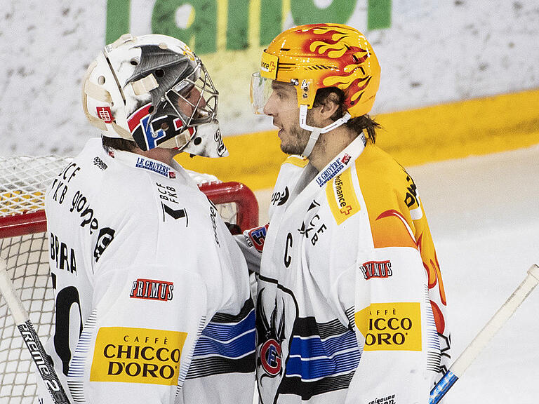 Reto Berra führt Fribourg zum Sieg