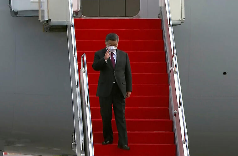 Xi trifft zu Gipfel in Usbekistan ein