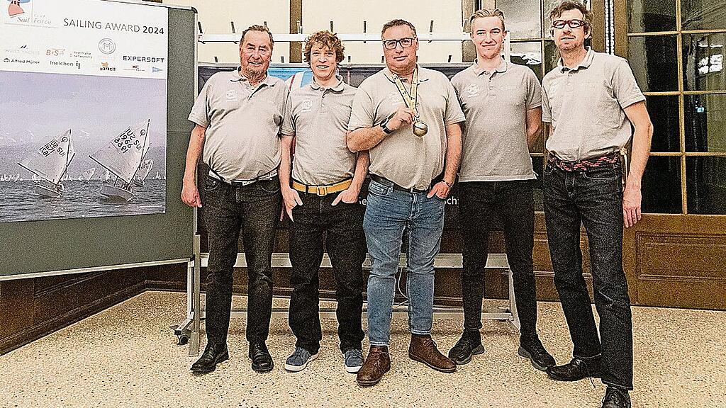 Das Team Marty an der Preisverleihung der «Club Sail Force» (von links ...