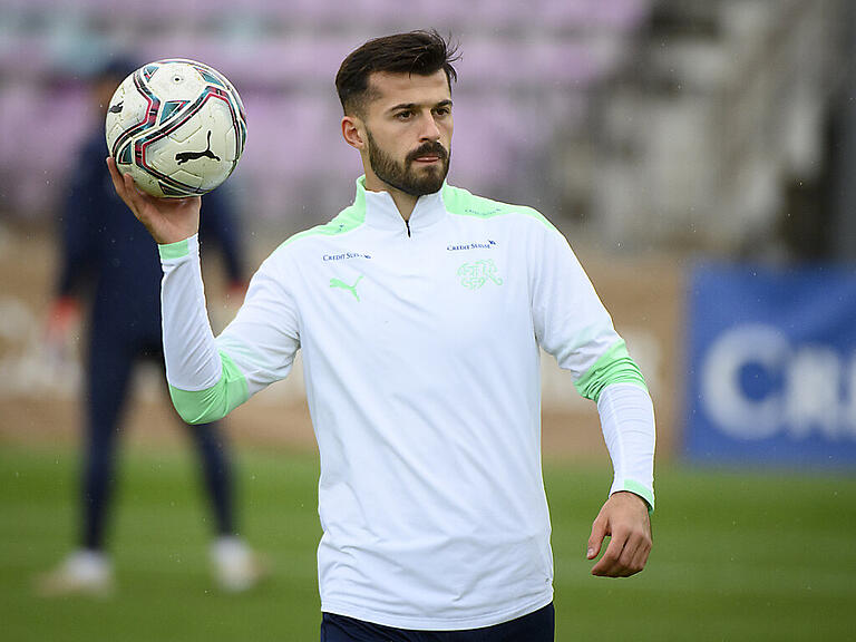 Ajeti leihweise zu Sturm Graz