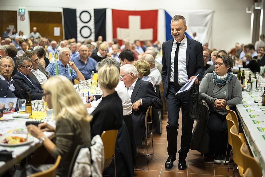 Beim Volk hätte Rösti die Nase vorn ++ Heimspiel für Vogt bei der ...