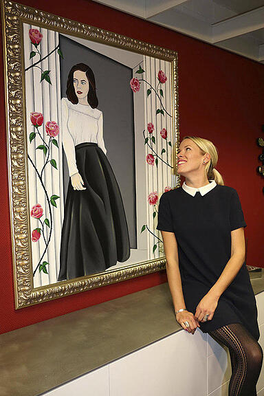 Charlie Chaplins Enkelin stellt aus