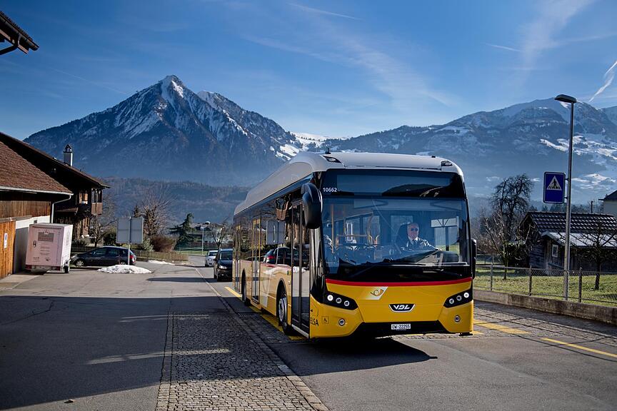 Strom verleiht Obwaldner Postauto Schub