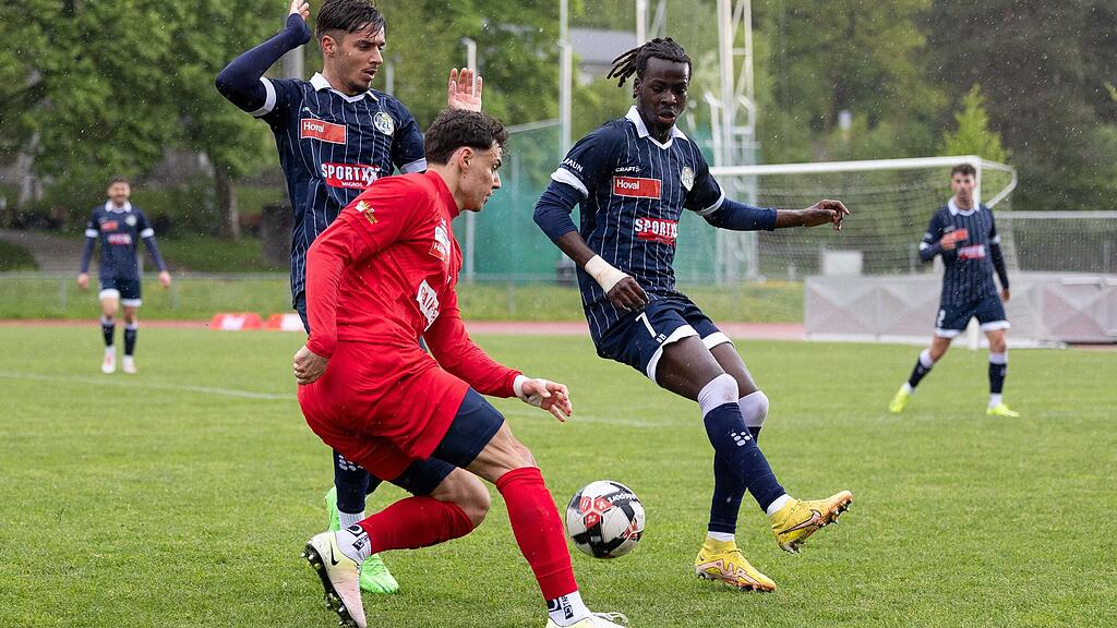 Luzern (Edon Berisha, links, und Momodou Lamin Jaiteh) behält die ...