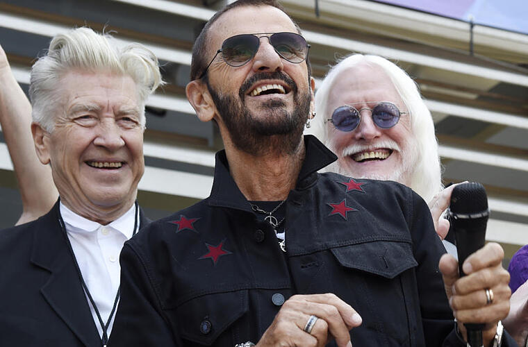 Ringo Starr und Barry Gibb sind nun Ritter