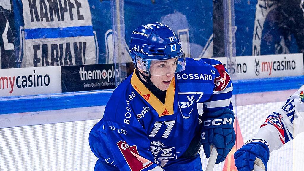 Als Stürmer kann Loris Wey seine Leidenschaft bei den Zugern als Profi ...