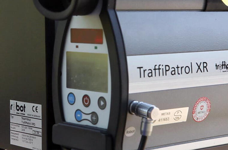 Raser brettert mit Tempo 85 durch 40er-Zone