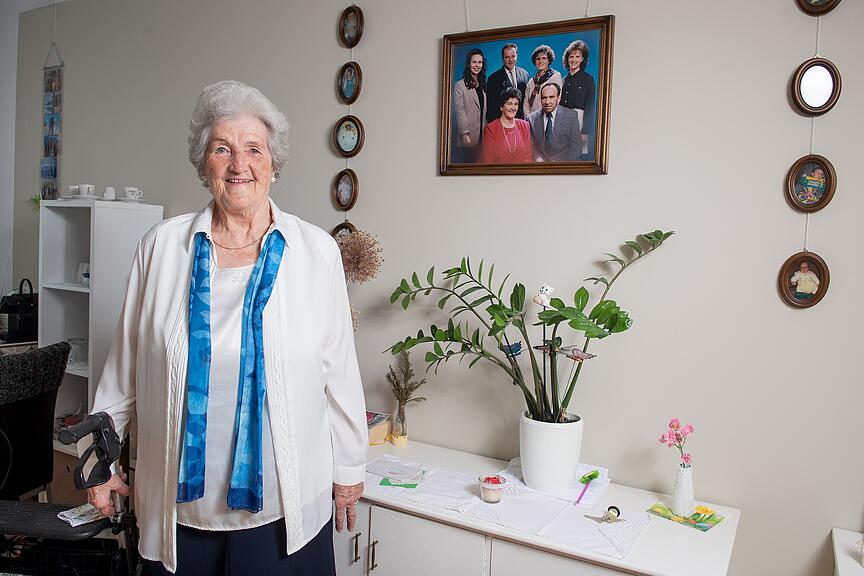 Sie tanzte wild durch eine Sommernacht, bis in die Morgenstunden hinein ...