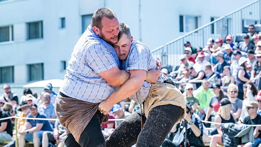Silvan Appert (rechts), hier an der Arbeit gegen Sven Schurtenberger am ...