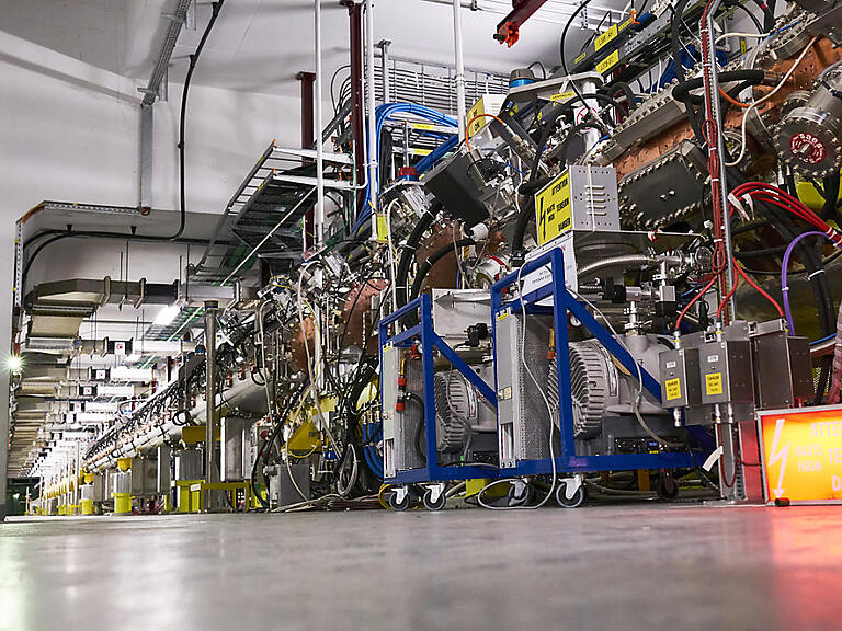 CERN weiht neuen Beschleuniger ein