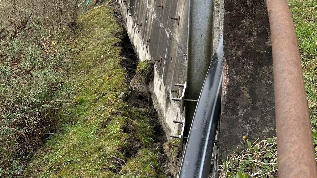 Nach Hangrutsch: Ränggloch für Lastwagen komplett gesperrt