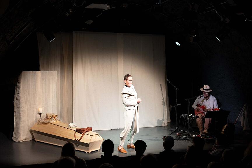 Dreissig Rollen in einer Person: Annette Windlin spielt «Der Besuch der ...