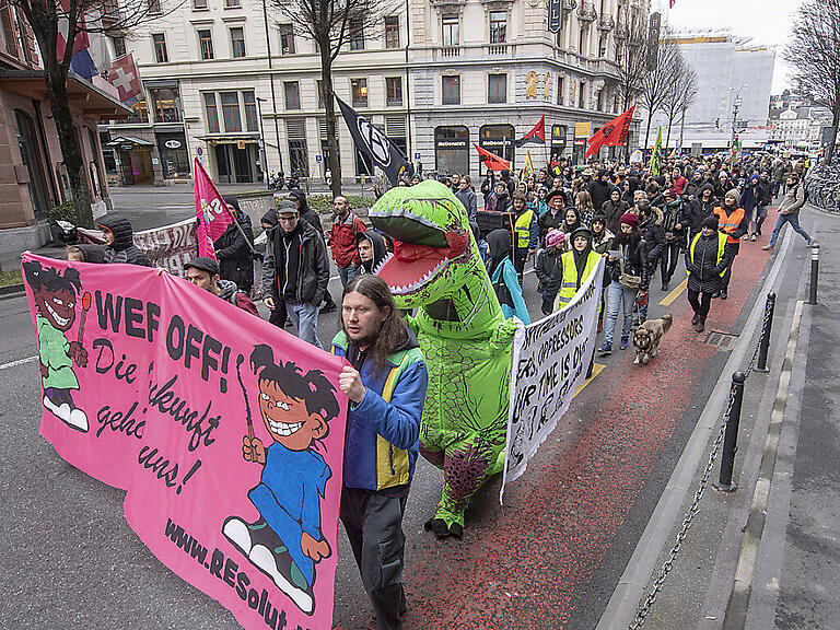250 Personen an Anti-WEF-Demo