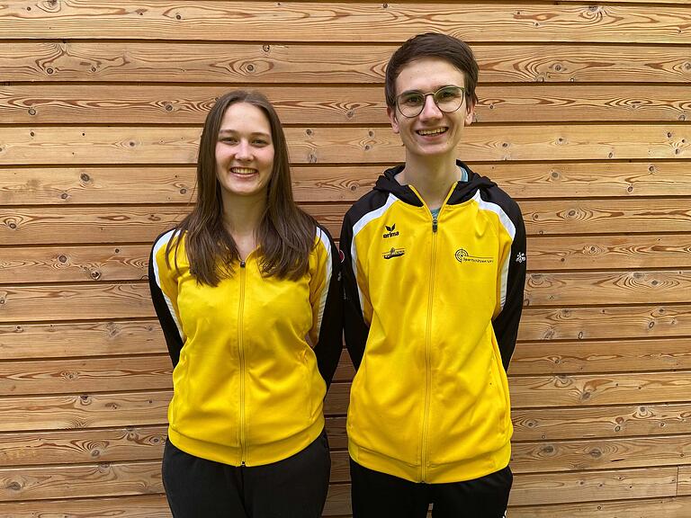 Leonie Zurfluh und Silas Stadler halten mit der internationalen ...