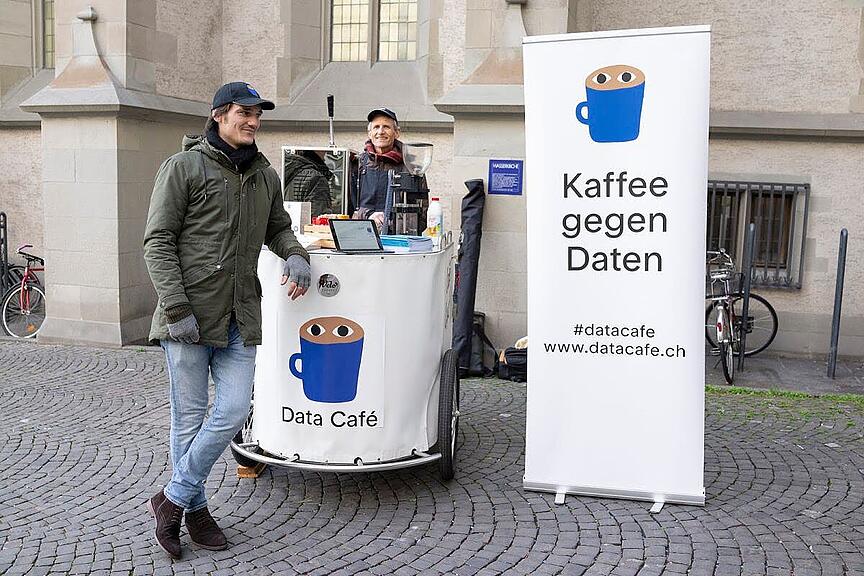 Bezahlen mit Daten: Data Café versucht, Luzerner mit Gratis-Kaffee zu ...
