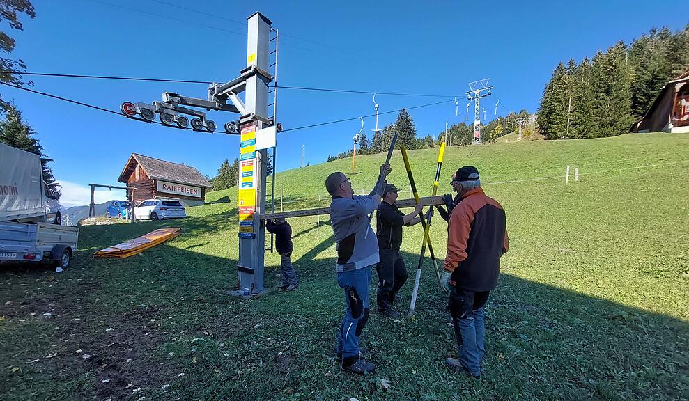 Der Skilift auf dem Ratzi ist startklar – jetzt braucht es nur noch ...