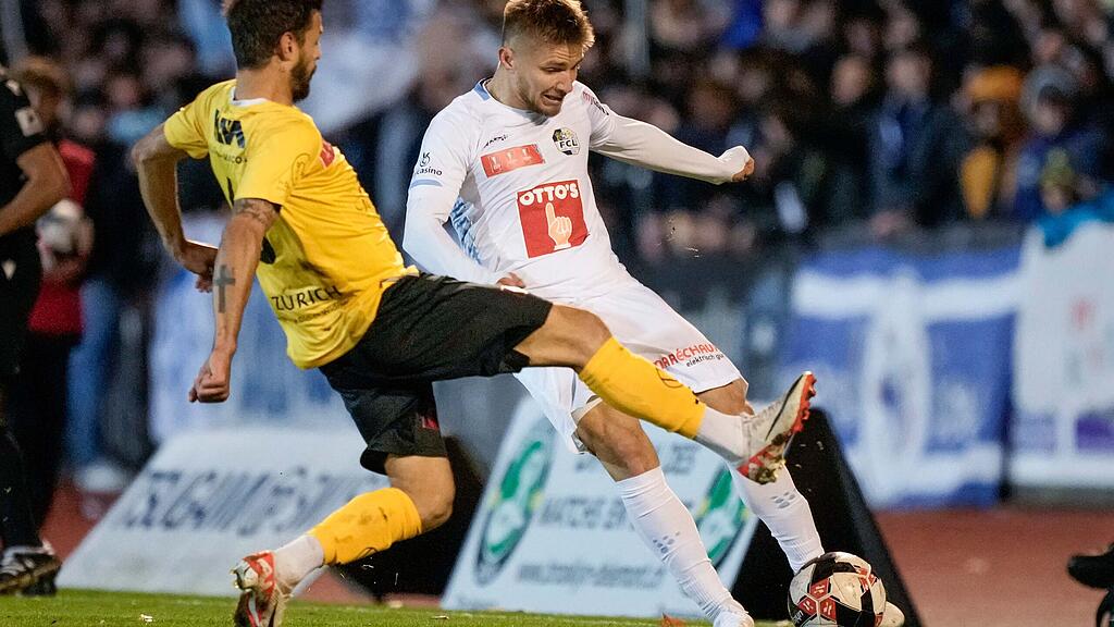 Martin Frydek (rechts), 2021 mit dem FCL noch Cupsieger, wird von ...