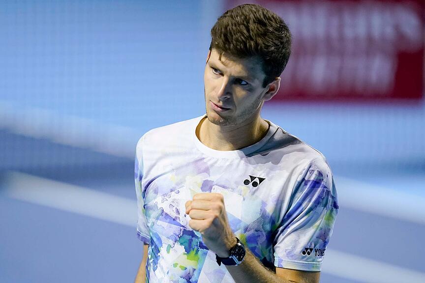Hubert Hurkacz und Félix Auger-Aliassime: Die beiden Finalisten der Swiss Indoors Basel 2023 im ...