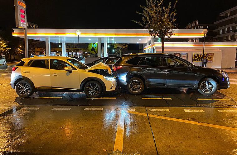 Zwei Verletzte und viel Blechschaden