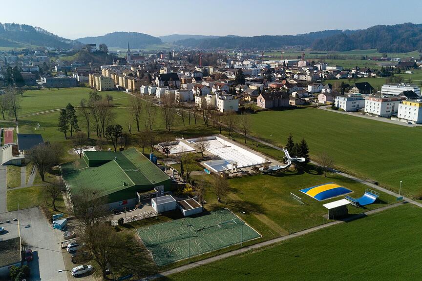 Luzerner Regierungsrat lehnt Stimmrechtsbeschwerde zur Badi Reiden ab