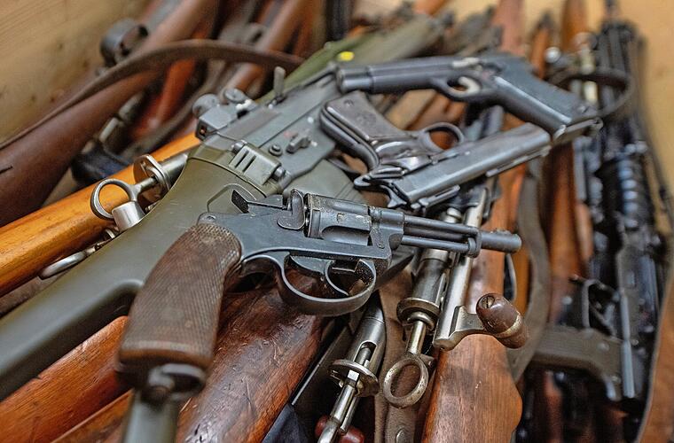 1981645_gewehr-pistole-waffen-waffenabgabe-sammelaktion_default_1Bsc8w ...