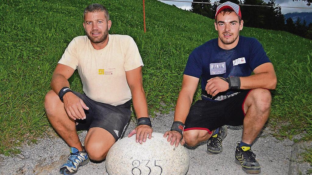 Philipp Benz (links) ist ehemaliger Schweizermeister im Steinstossen ...