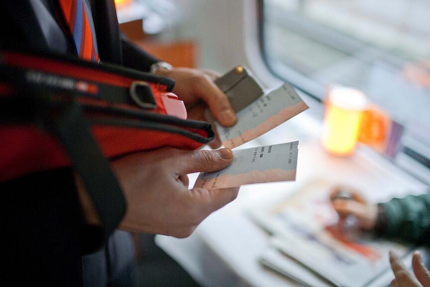 Ticket zu spät gelöst und gebüsst? Wie Sie eine Busse abwenden – oder ...