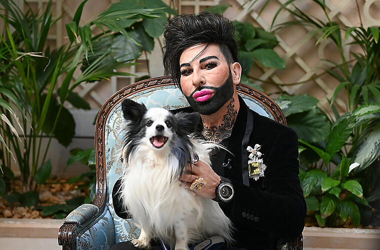 Modeschöpfer Glööckler trauert um Hund Billy