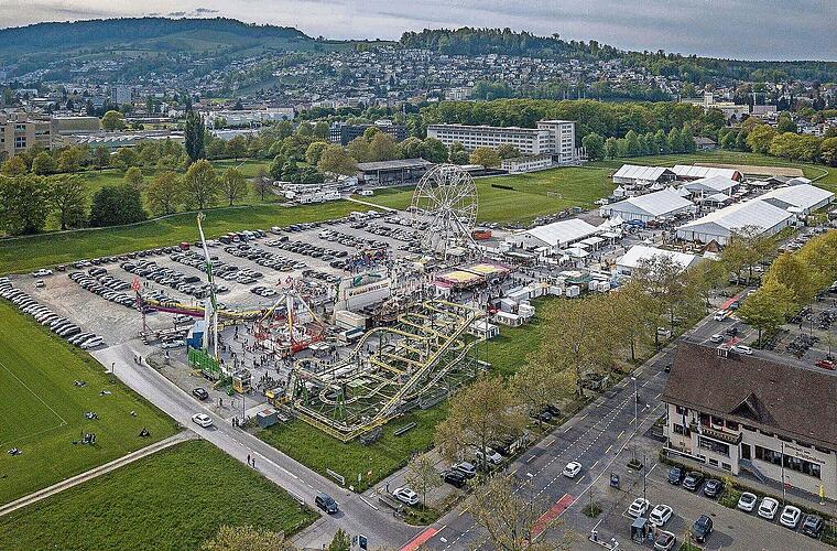 Die Luga lockt mit Filmautos, Riesengarten und einem 80-Meter-Turm