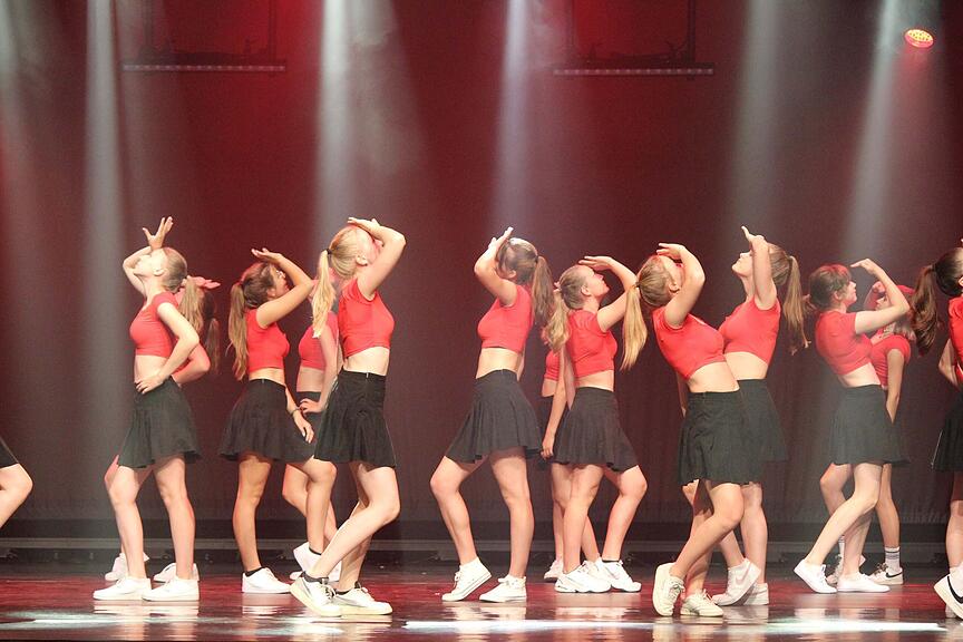 Tanzmeeting begeistert mit buntem Spektakel