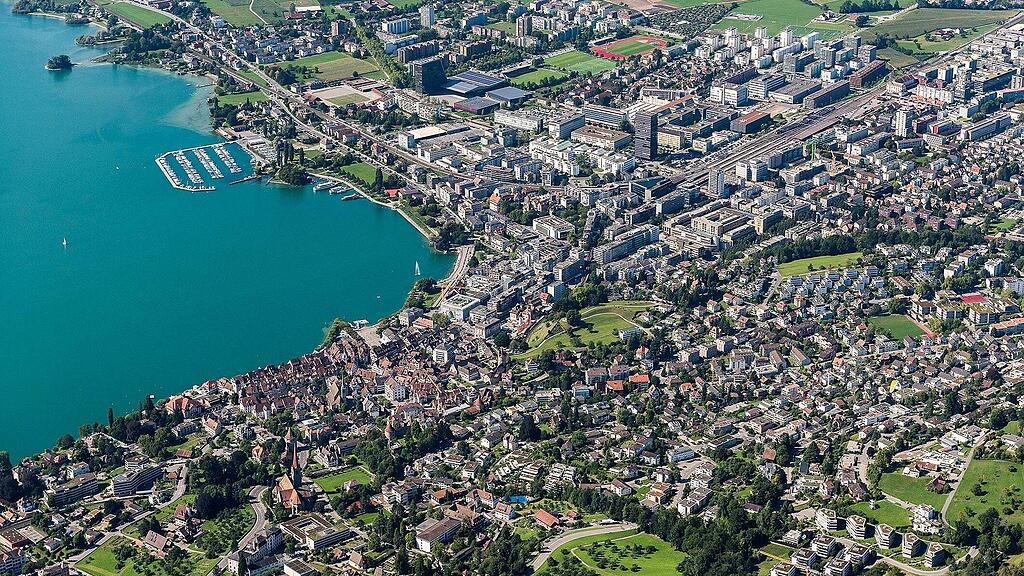 Blick auf die Stadt Zug.