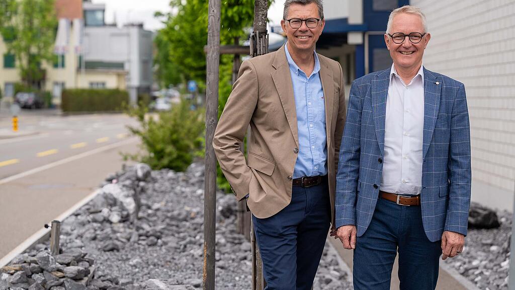 Der bisherige Inhaber Beat Henger und Heimatt-Chef Stefan Heini.