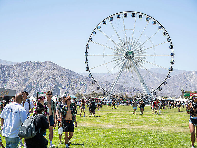 Coachella-Fans feiern Festival-Auftakt