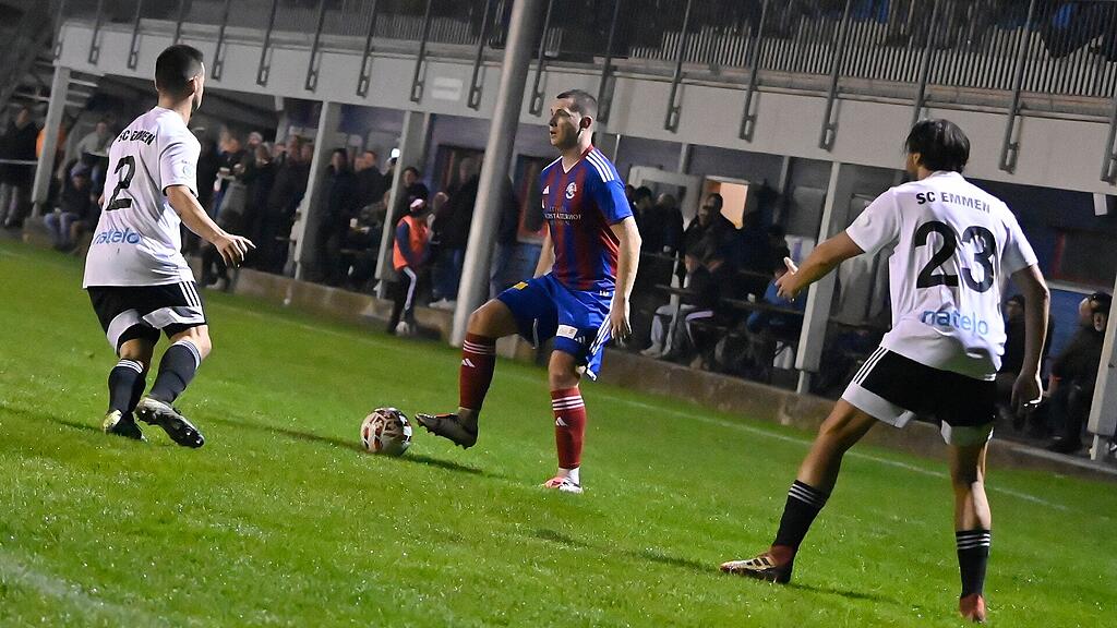 Brunnen mit Mario Perkovic (am Ball) verlor gegen den SC Emmen eine ...