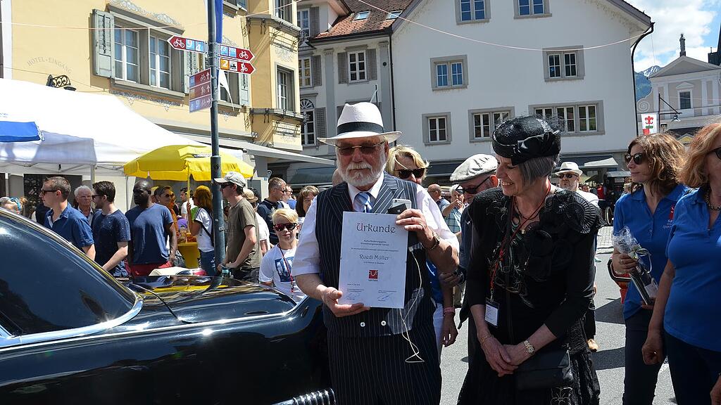Ruedi Müller geht trotz Absage von zahlreichen Besuchern am Anlass ...