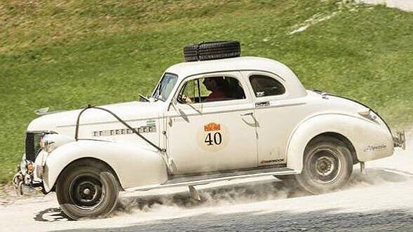Der Luzerner Carlos Rieder fährt mit seinem Vorkriegsoldtimer in 37 ...