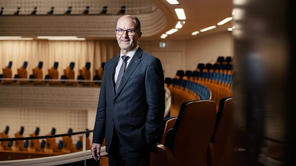 Obrasso-Direktor Werner Obrecht im Konzertsaal des KKL.
