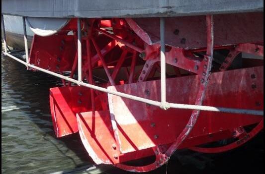 Wind überraschte Dampfschiff-Kapitän