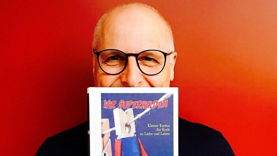 Steven Schneider liest aus seinem Buch: «Wir Superhelden – Kleiner ...