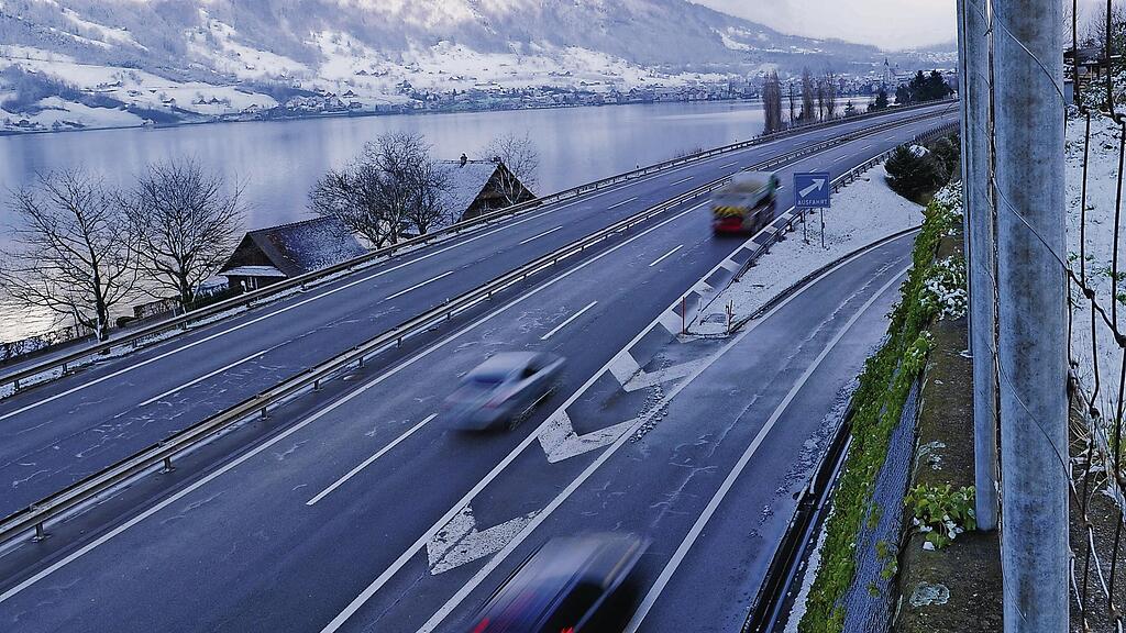 Auf diesem Autobahnabschnitt zwischen Arth und Immensee soll eine ...