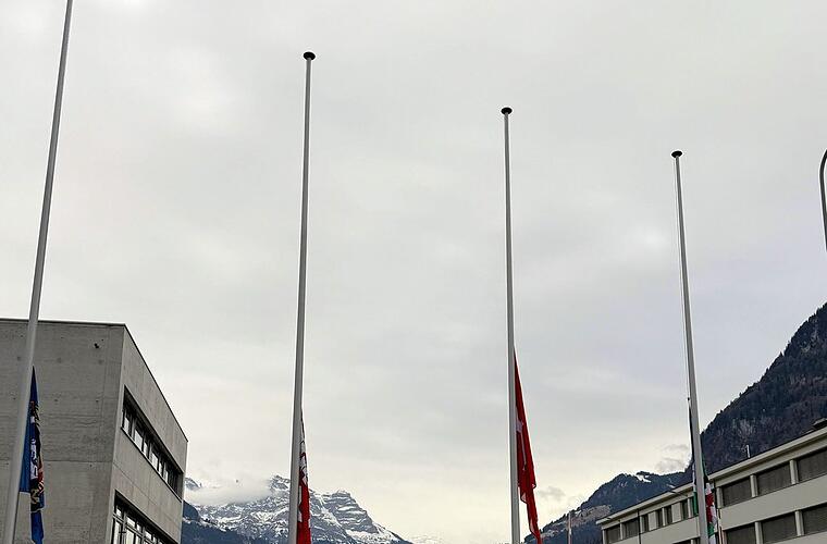 Crans-Montana: Nidwalden mit Fahnen auf Halbmast