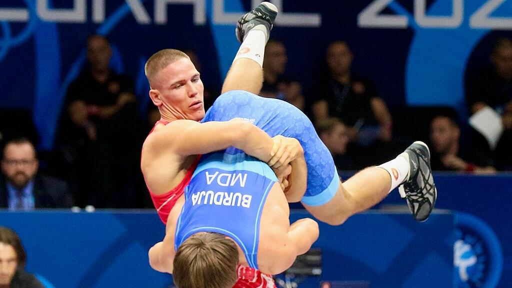 Damian von Euw bei einem seiner effizienten Ausheber.