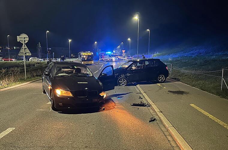 Frontalkollision fordert drei Verletzte