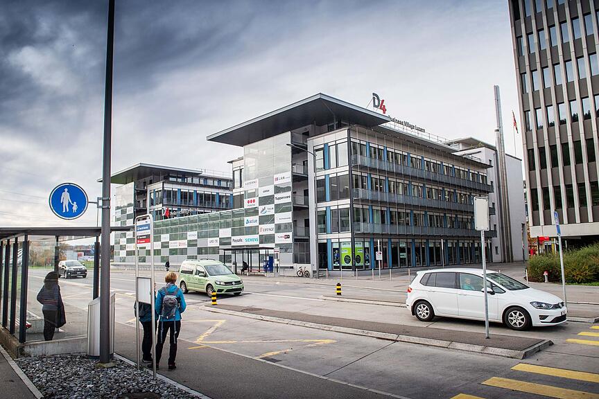 Bub auf Fussgängerstreifen von Auto angefahren und verletzt