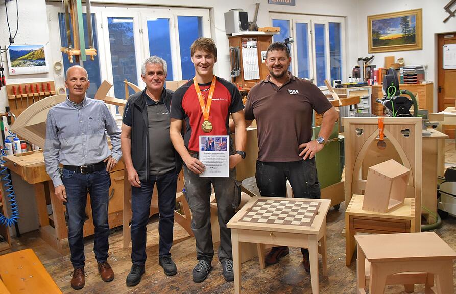 Urner Schreinermeisterverband ehrt Schweizer Meister Elmar Wyrsch