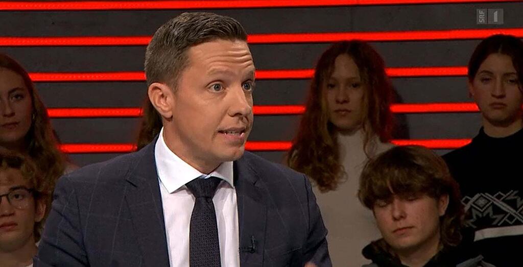 Präsidentin der Jungen Grünen überfährt SVP-Imark in der Klima-«Arena ...