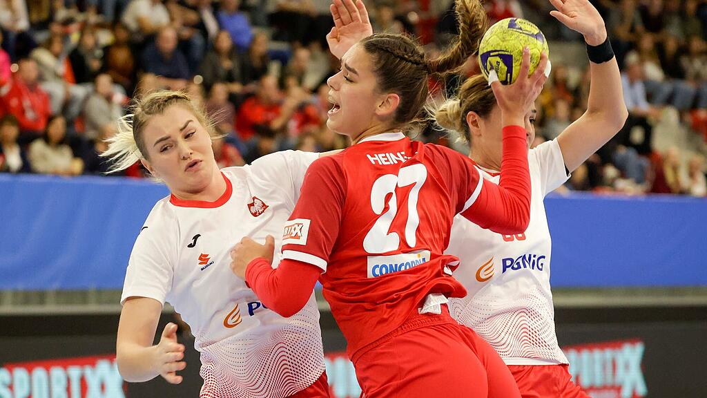 Celia Heinzer (Mitte) im Länderspiel gegen Polen. (Bild: Marc ...