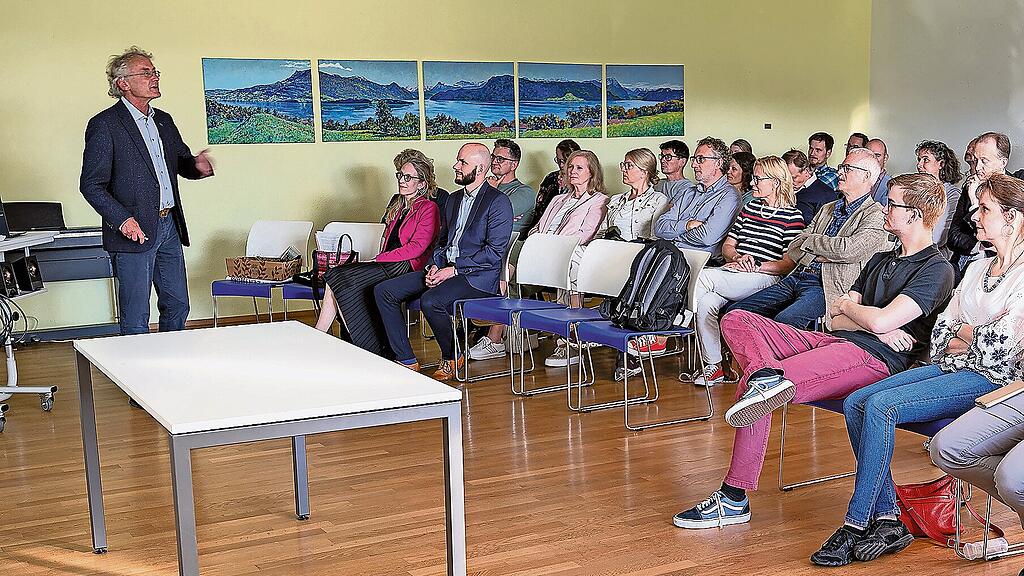 Elternforum mit Roger Alberto am Gymnasium Immensee.